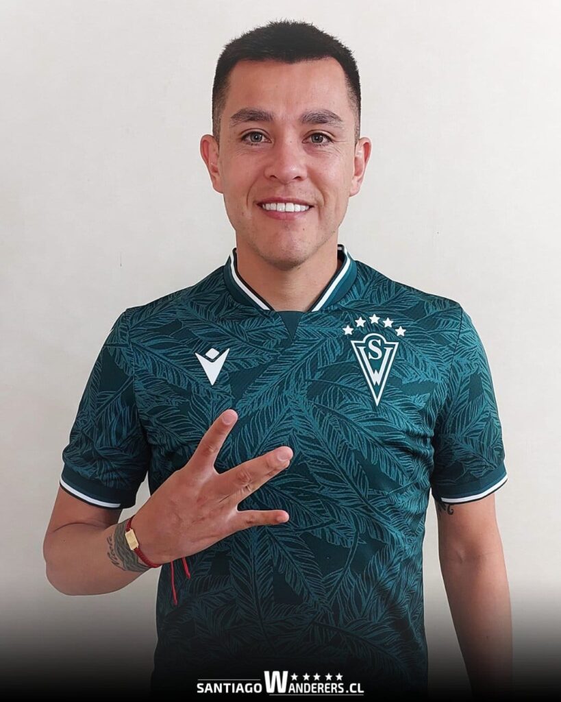 Carlos Muñoz y otros 6 jugadores aseguraron su continuidad en Santiago ...